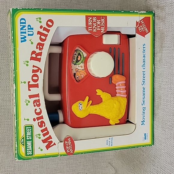 Illco | Toys | Sesame Street Musical Toy Radio Wind Up Big Bird 99 Wbox ...